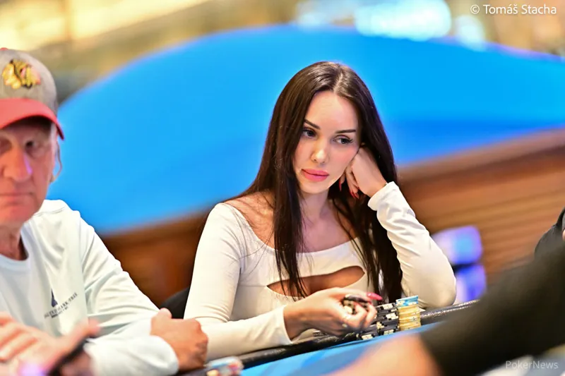 Michael Sklenička postupuje v Main Eventu WSOP
